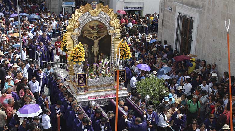 Senor De Los Milagros Procesion